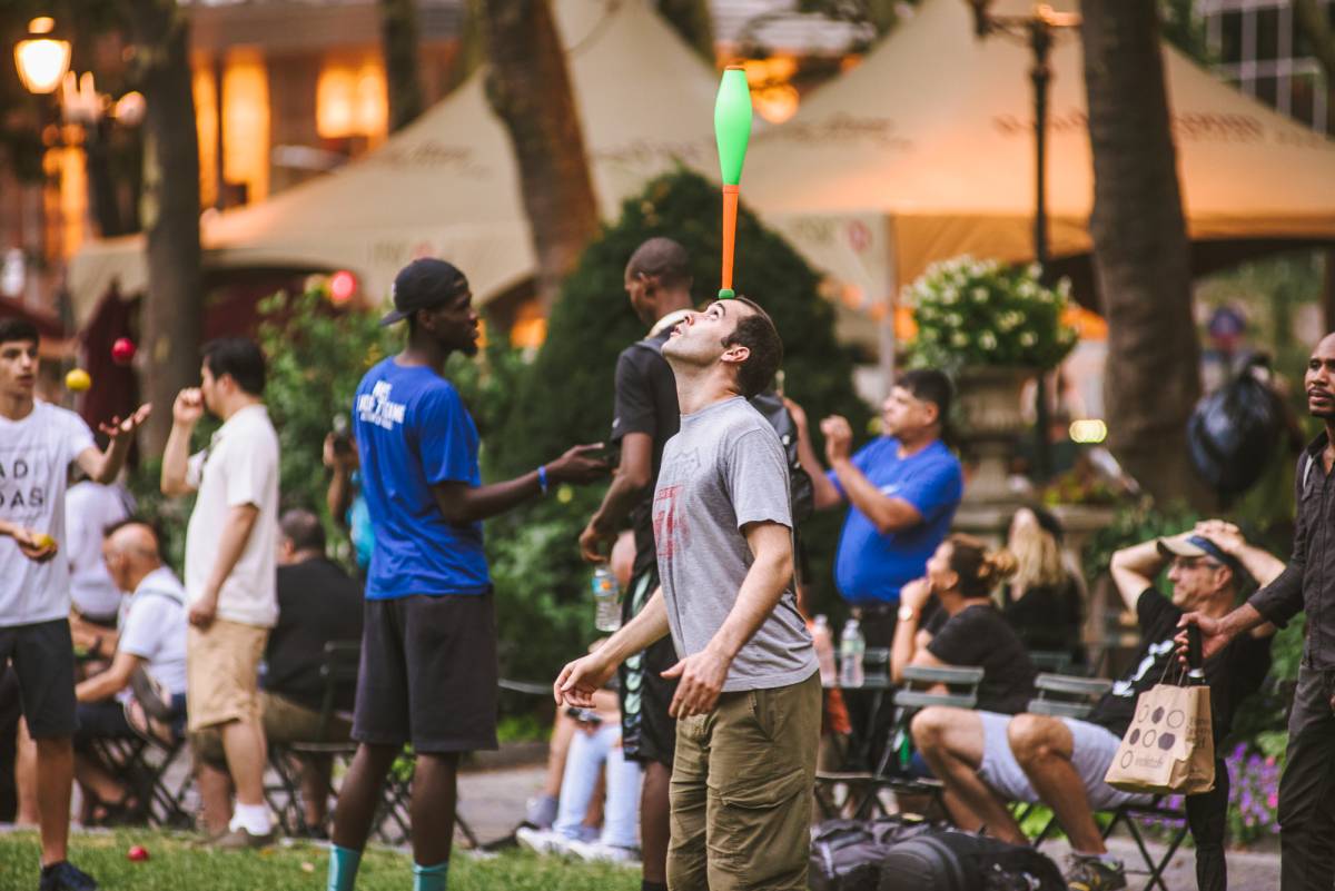 Free juggling lessons in Bryant Park NYC